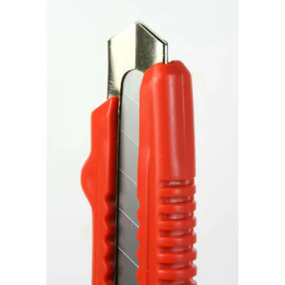 Bulk Utility Cutters with Snap Off Blades - DollarDays